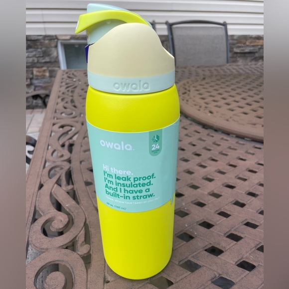 owala | Dining | Nwt Owala 4oz Stainless Steel Water Bottle In Lemon ...